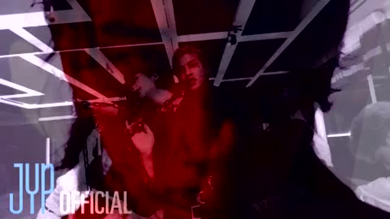 Hyunjin” Video Red Lights - RaveDJ